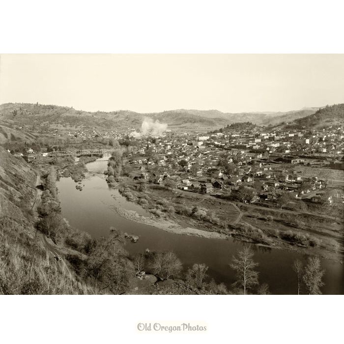 Roseburg and the Umpqua River - 1932